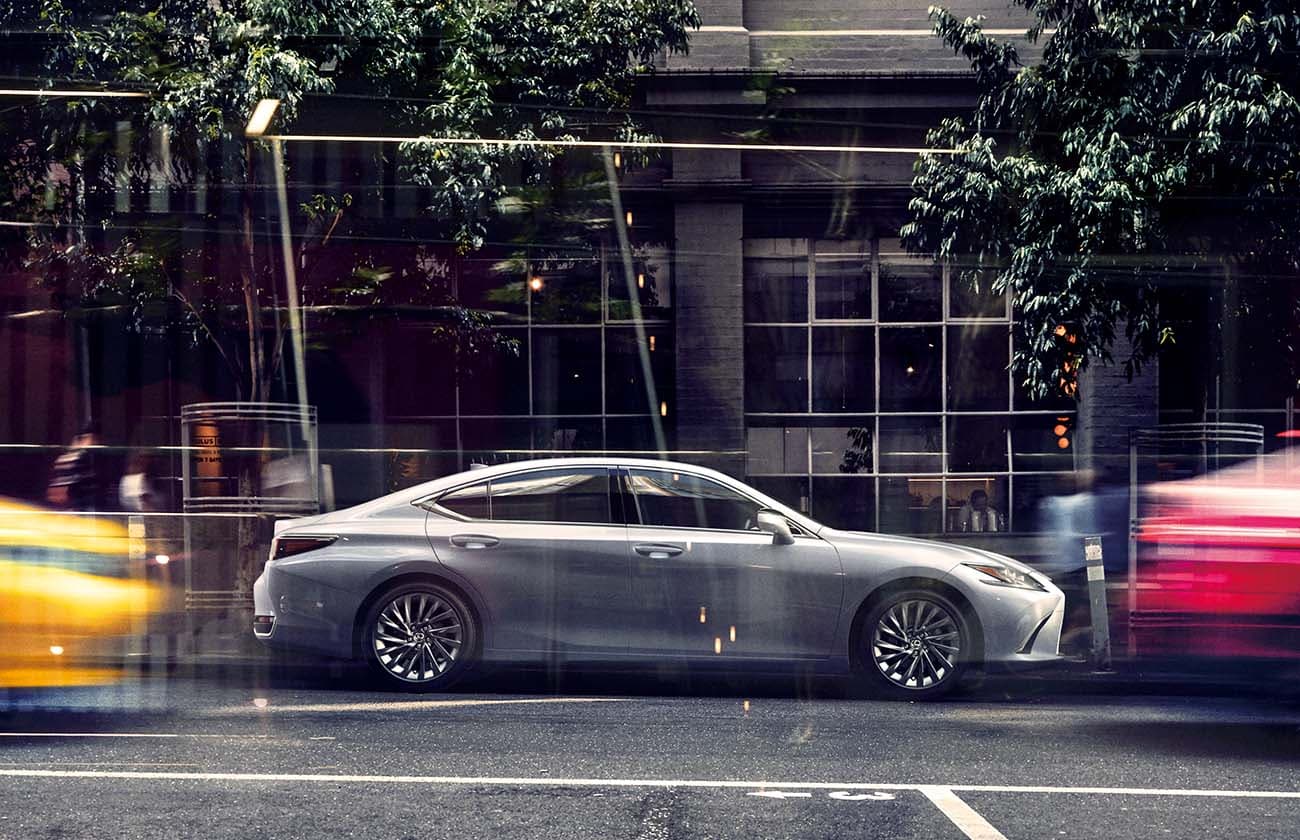 【2025年最新】クラウン セダンの納期の目安はどれくらい？納期を早めるコツや納期を確認する方法も解説